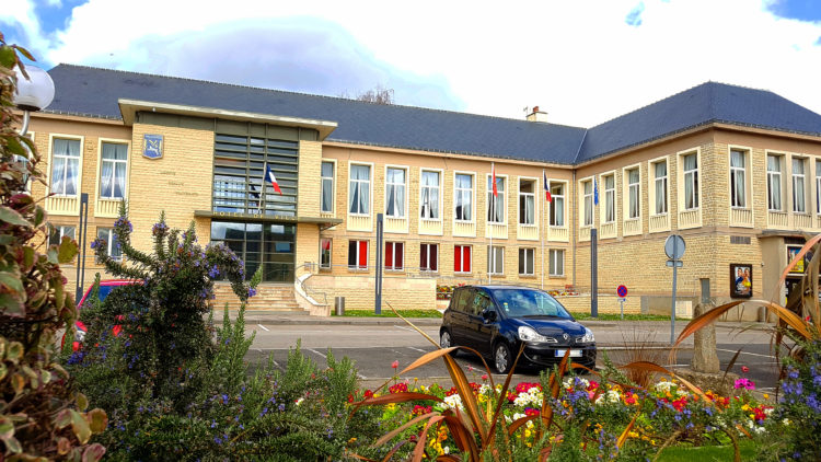 MAIRIE ET SERVICES - Mairie de Valognes